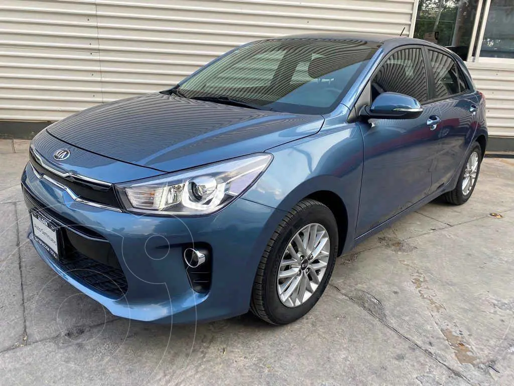Kia Rio Hatchback EX Aut usado (2018) color Azul precio $280,000