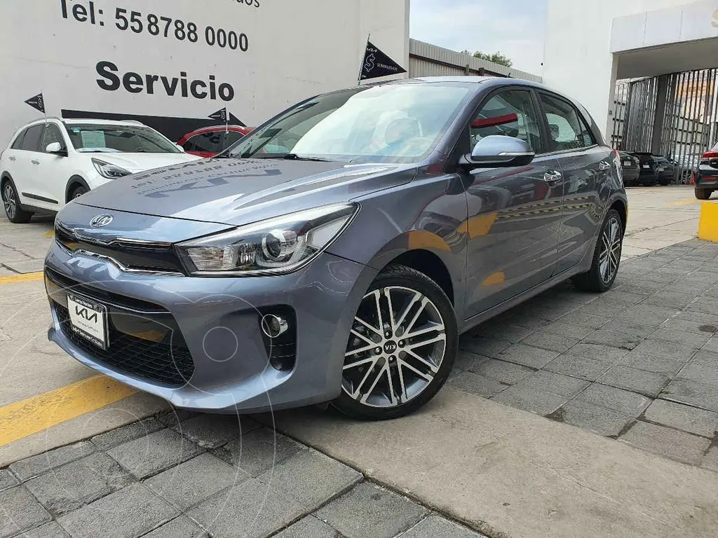 Kia Rio Hatchback EX Pack Aut usado (2020) color Gris precio $278,800