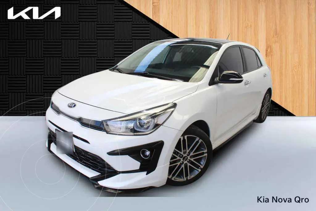 Kia Rio Hatchback S Pack usado (2021) color Blanco precio $355,000