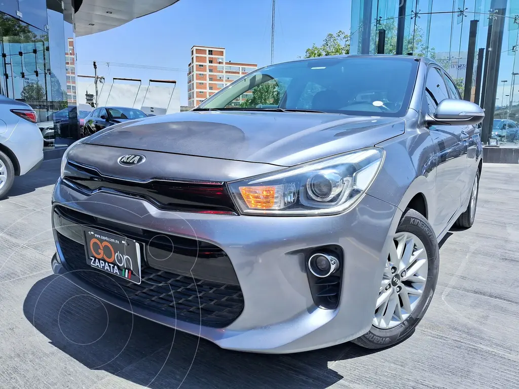 Kia Rio Hatchback EX Pack Aut usado (2018) color Gris precio $235,000