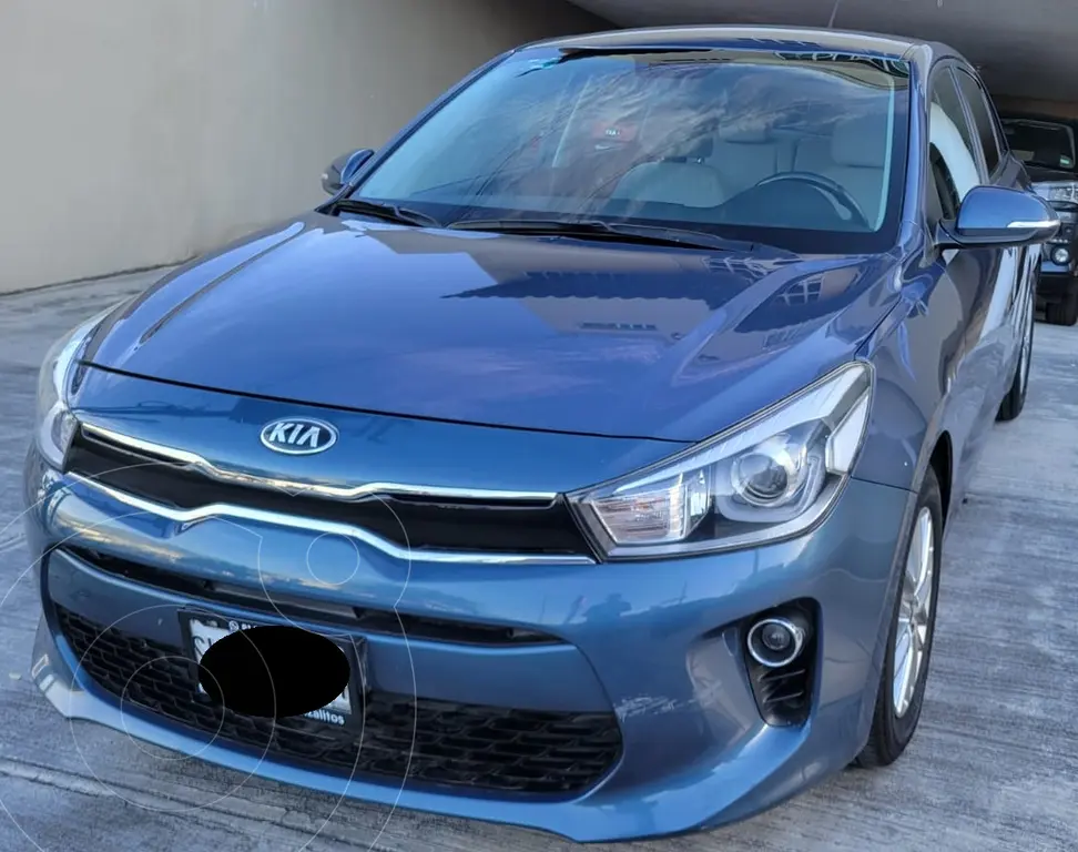 Kia Rio Hatchback EX Aut usado (2018) color Azul Azzuro precio $220,000