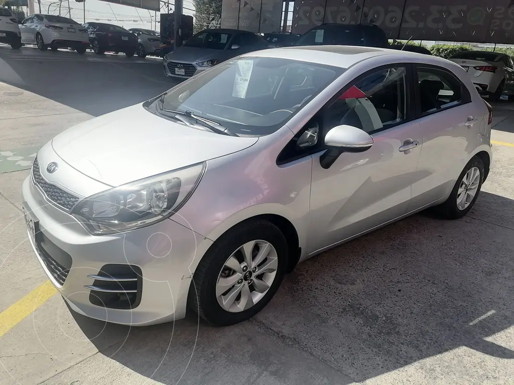 Kia Rio Hatchback EX usado (2017) precio $279,000