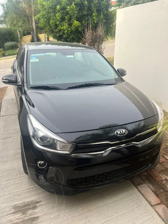 Kia Rio Hatchback EX Pack Aut usado (2018) color Negro Perla precio ...