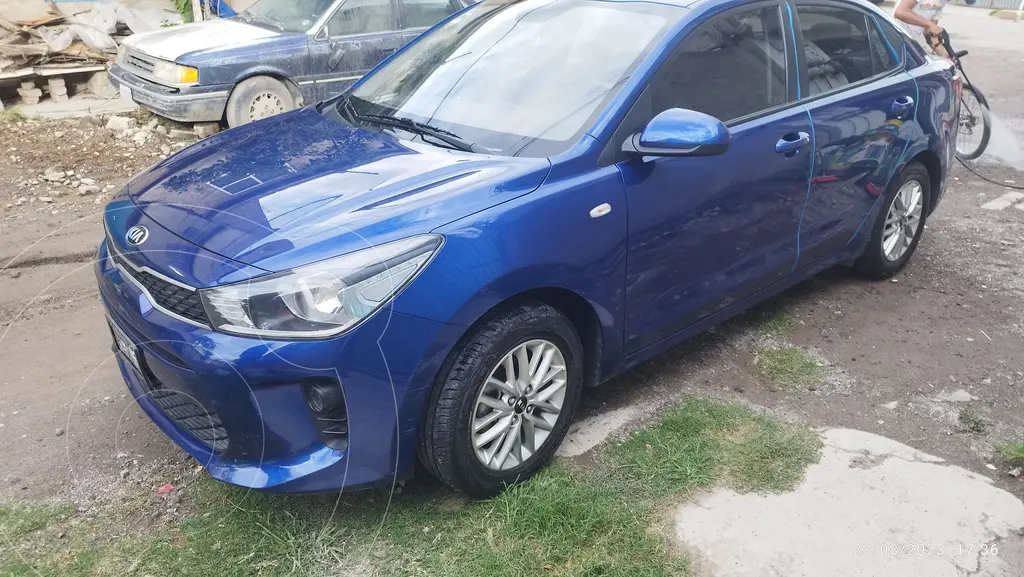 Kia Rio Sedan LX usado (2020) color Azul precio $230,000