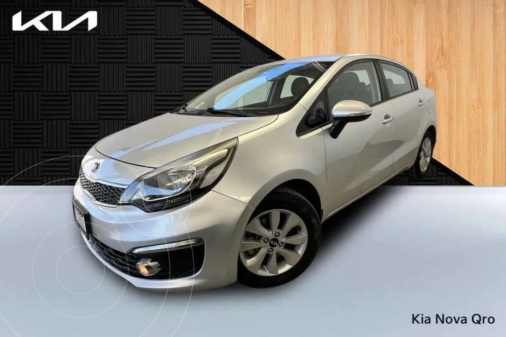 Kia Rio Sedan EX usado (2017) color Plata precio $239,000