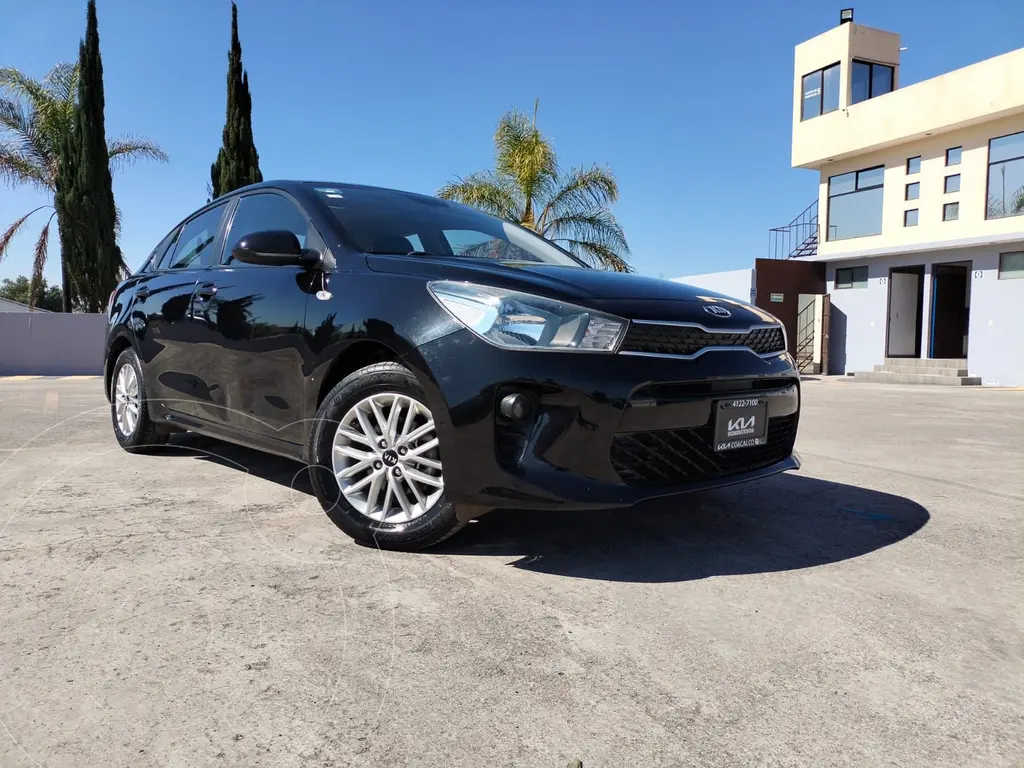 Kia Rio Sedan LX usado (2020) color Negro precio $239,800