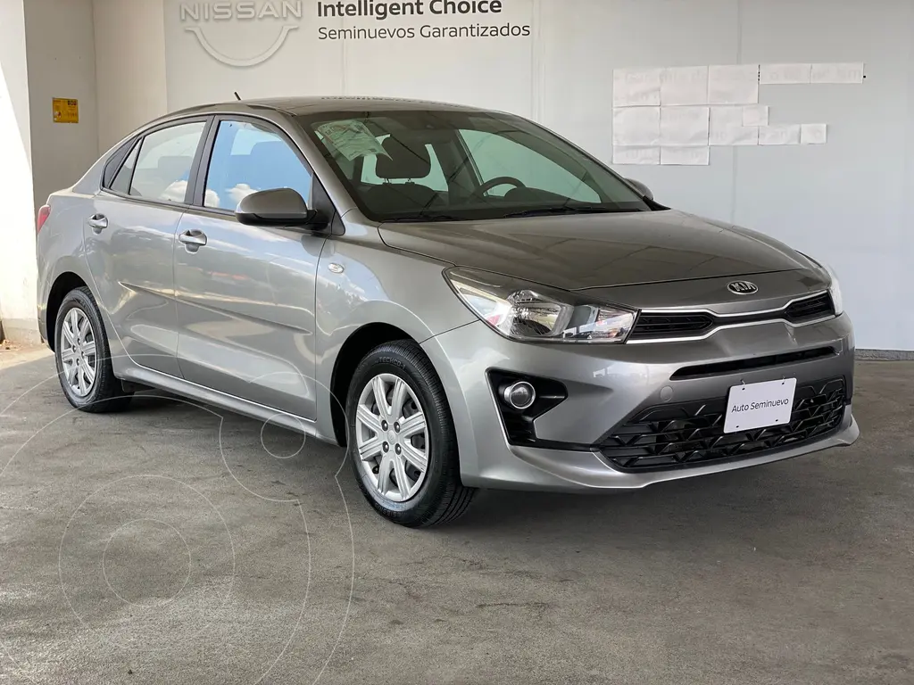 Kia Rio Sedan L Aut usado (2021) color Gris precio $253,000
