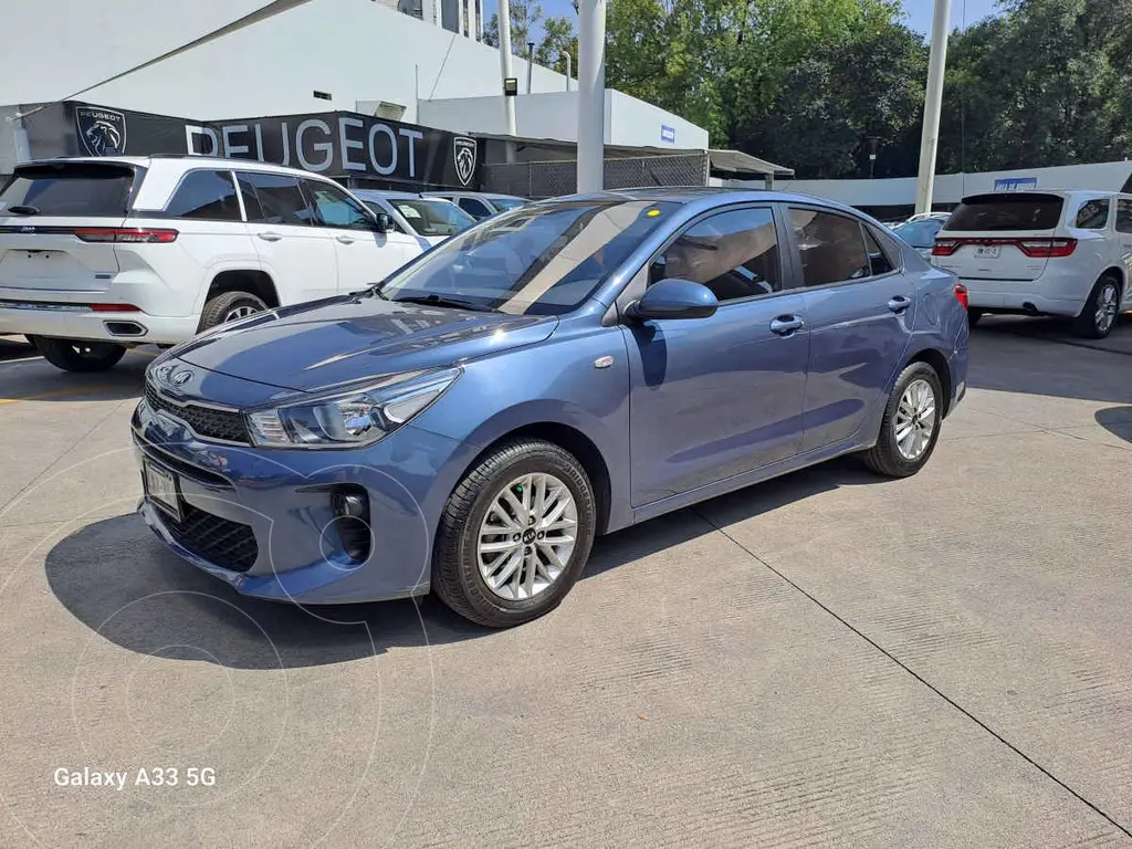 Kia Rio Sedan LX Aut usado (2020) color Azul precio $254,000