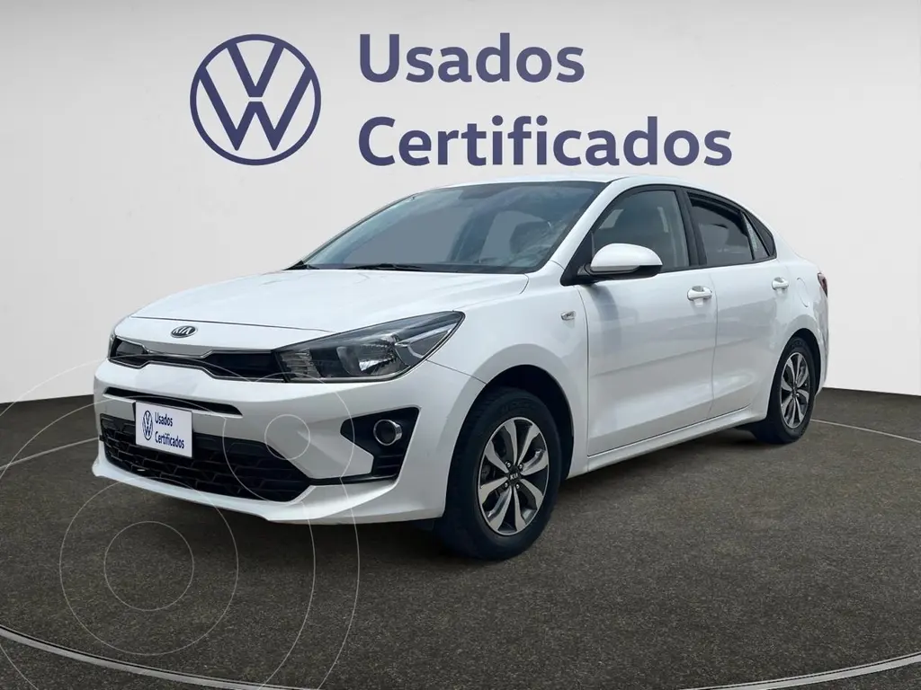 Kia Rio Sedan LX usado (2021) color Blanco precio $280,900