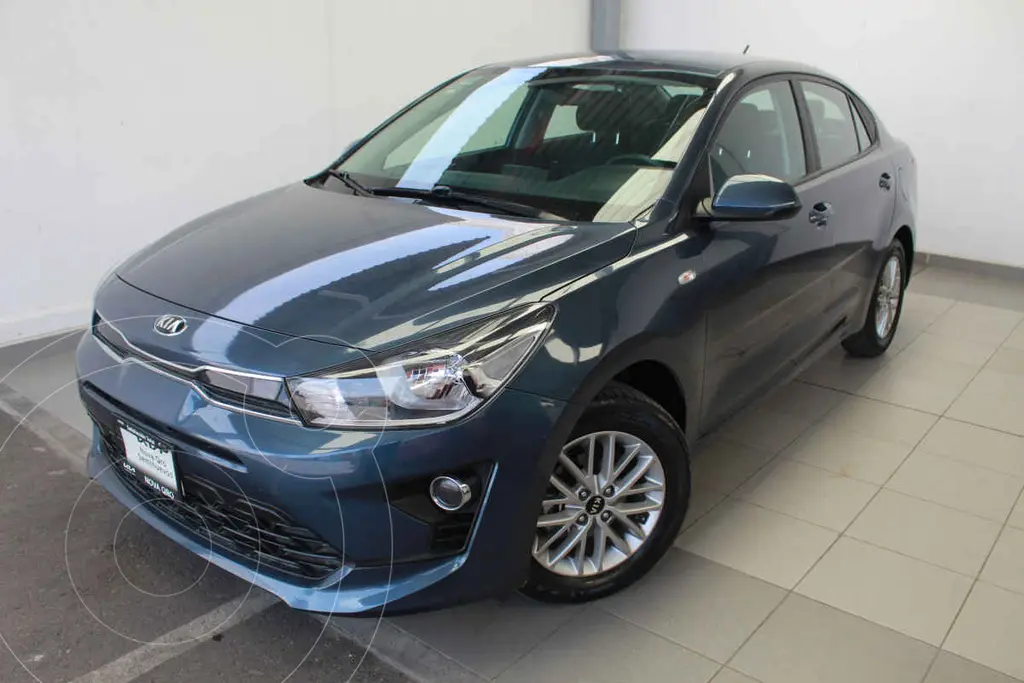 Kia Rio Sedan LX Aut usado (2021) color Azul precio $310,000