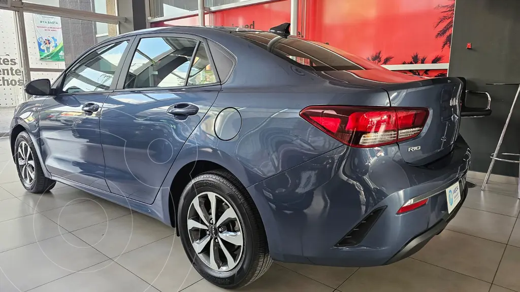Kia Rio Sedan LX Aut usado (2023) color Azul precio $299,000