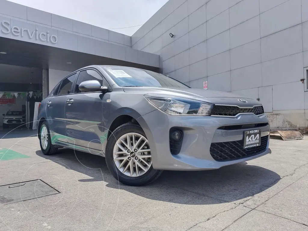 Kia Rio Sedan LX Aut usado (2020) color Gris precio $255,000