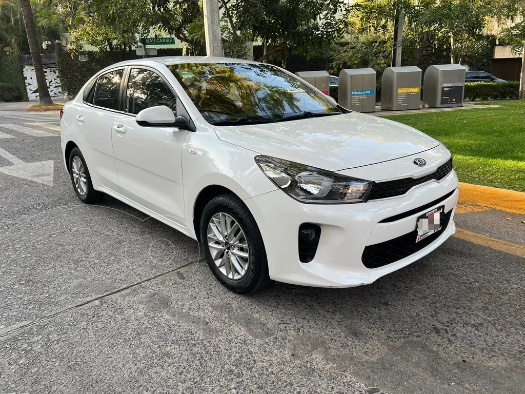 Kia Rio Sedan EX Aut usado (2018) color Blanco precio $259,000