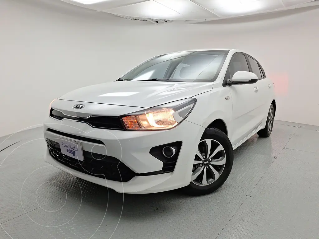 Kia Rio Sedan LX usado (2021) color Blanco precio $237,000