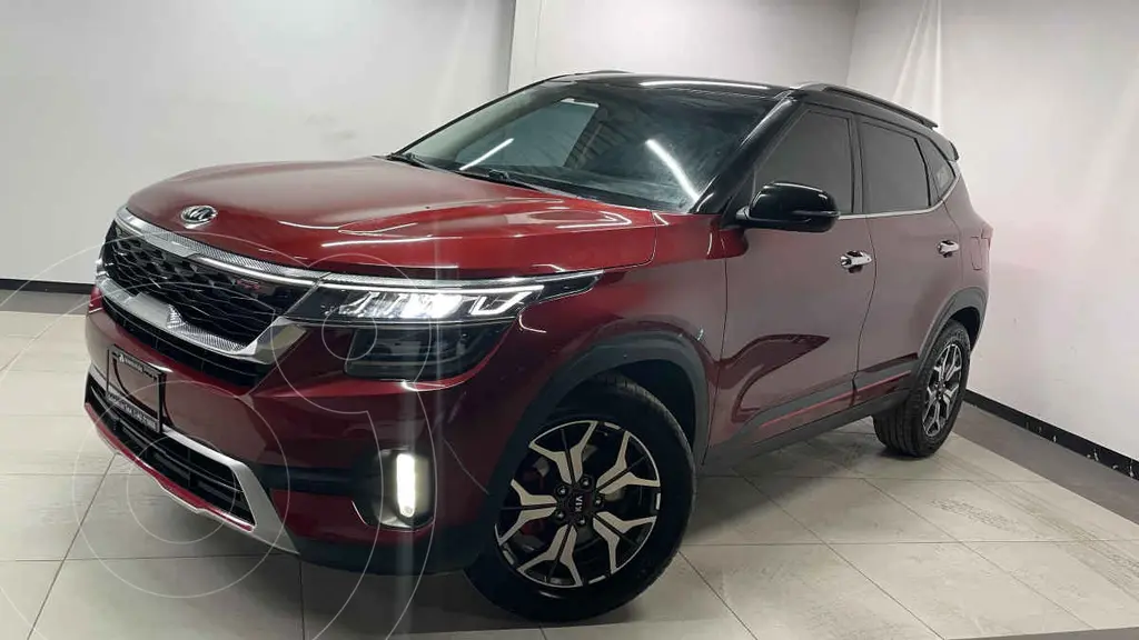 Kia Seltos GT Line Aut usado (2020) color Vino Tinto precio $399,000