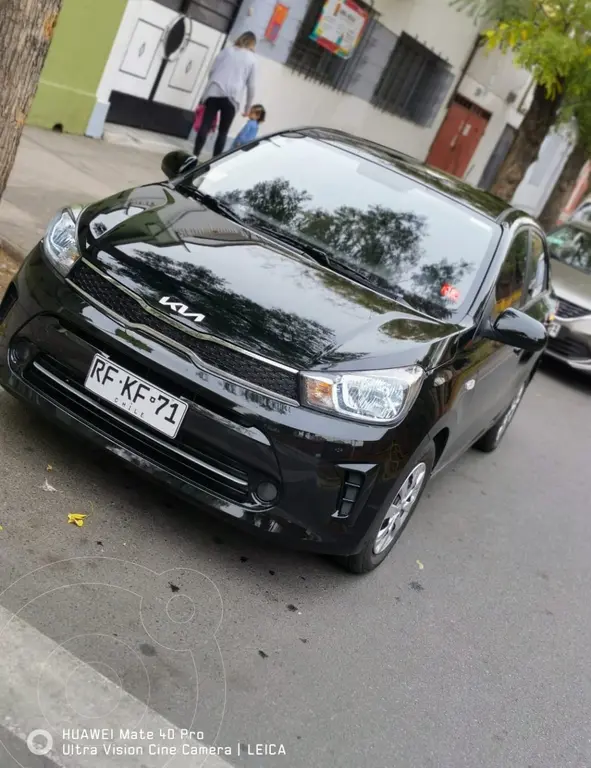 Kia Soluto 1.4L LX usado (2021) color Negro precio $9.500.000