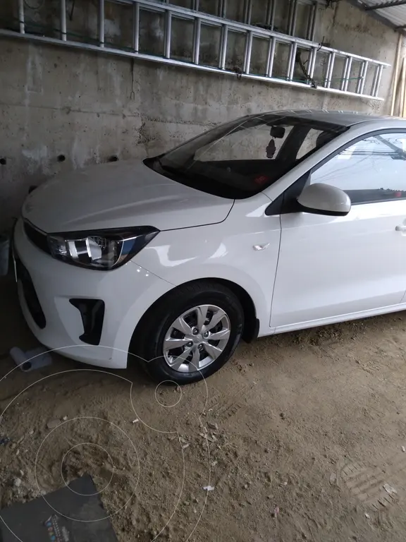 Kia Soluto 1.4L LX usado (2022) color Blanco precio $9.000.000