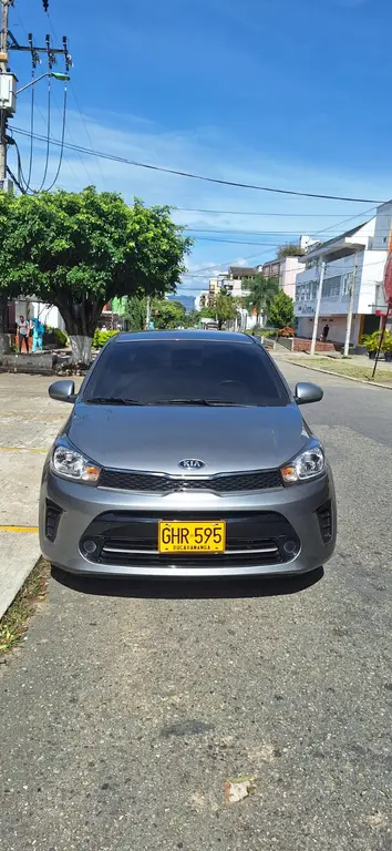 KIA Soluto 1.4L Desire usado (2021) color Gris precio $52.000.000