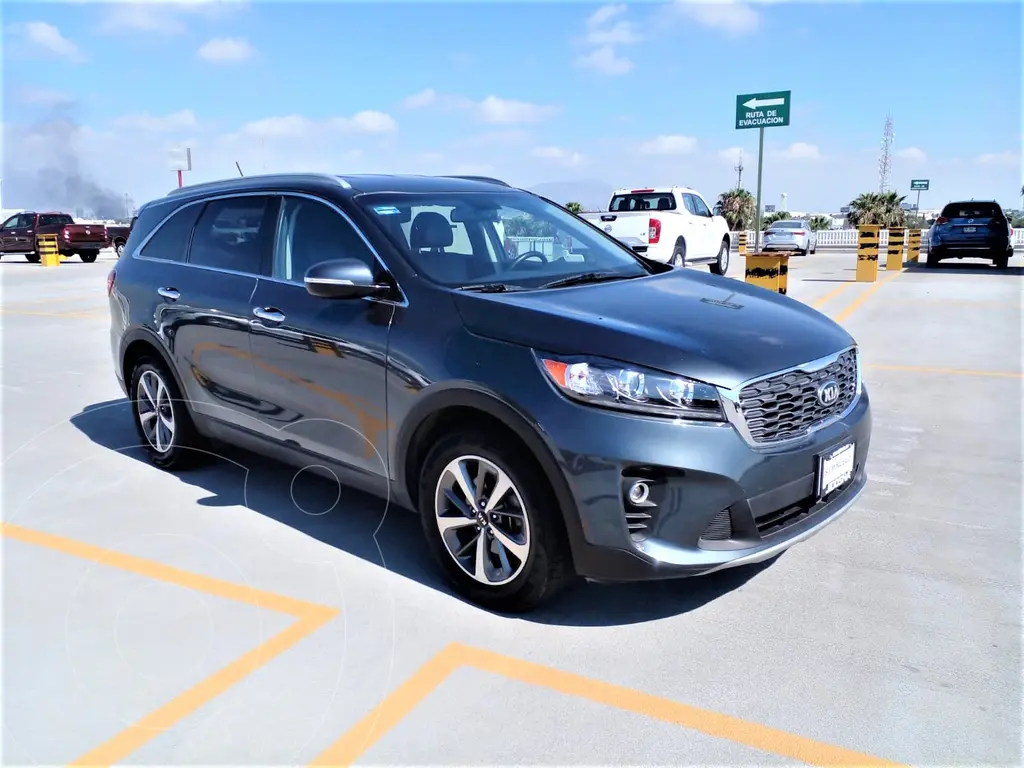 Kia Sorento 3.3L EX 7 Pas usado (2020) color Gris precio $525,000