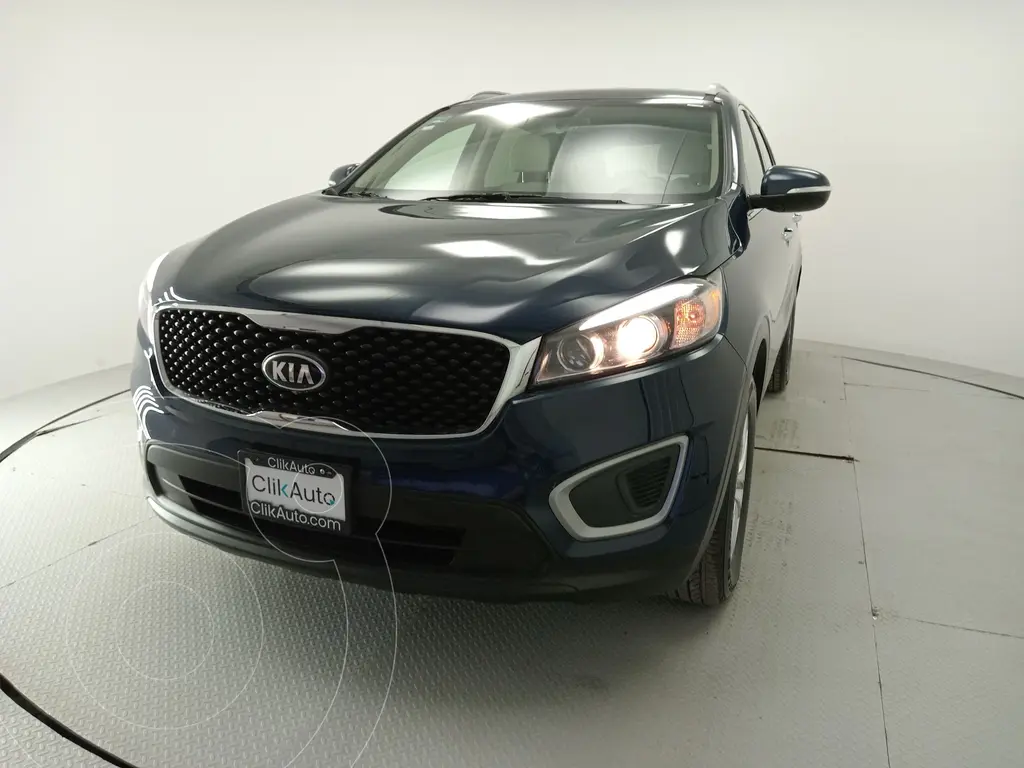 Kia Sorento 2.4L LX usado (2018) color Azul precio $382,790