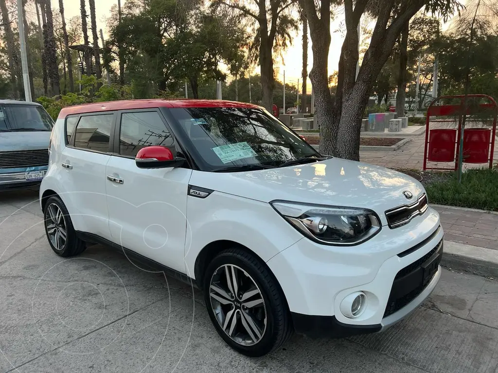 Kia Soul EX Aut usado (2019) color Blanco precio $280,000