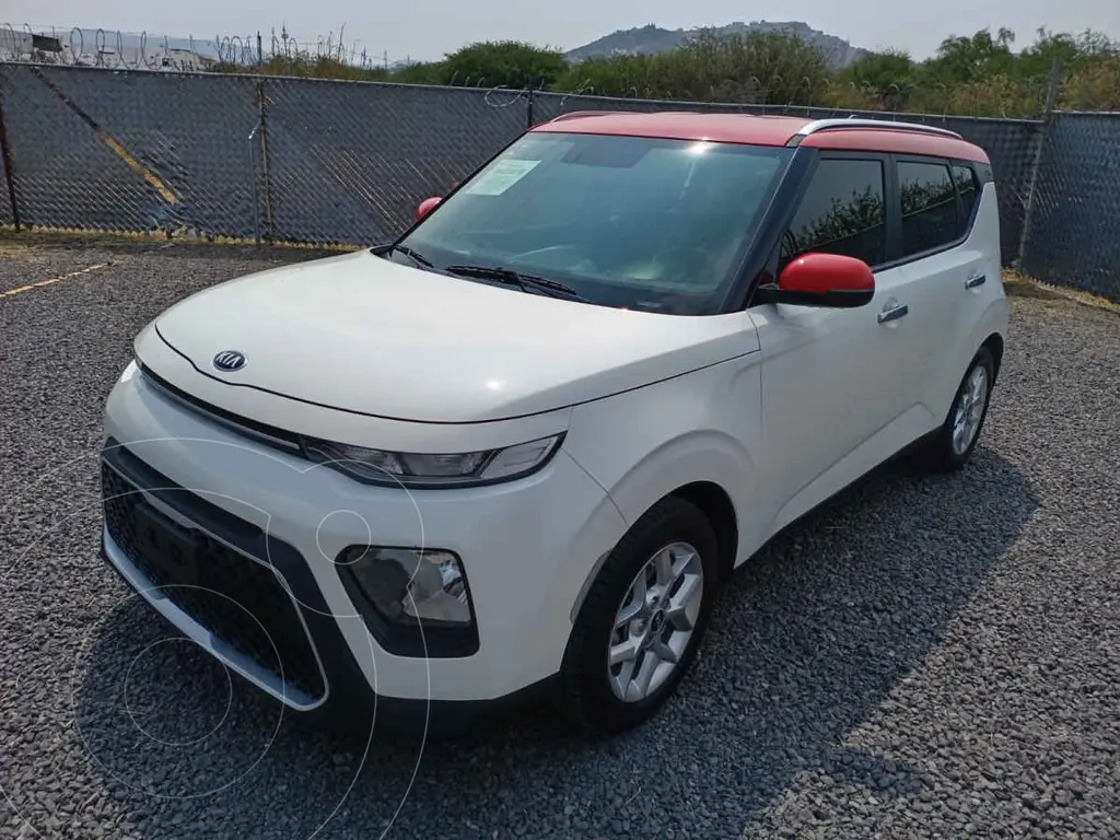 Kia Soul EX Aut usado (2021) color Blanco precio $325,000