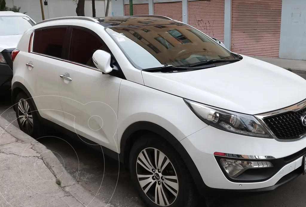 Kia Sportage EX Pack 2.0L Aut usado (2016) color Blanco precio $282,000