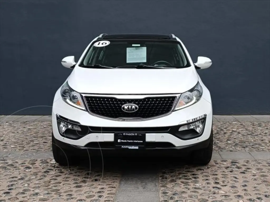 Kia Sportage EX Pack 2.0L Aut usado (2016) color Blanco precio $285,000