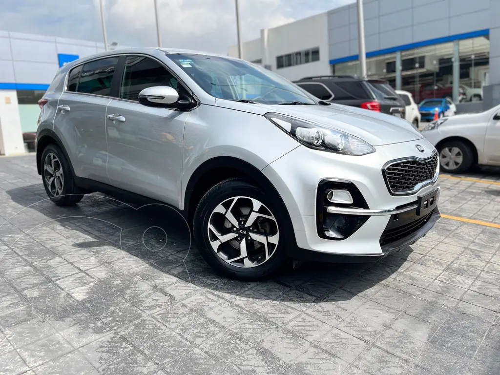 Kia Sportage EX 2.0L usado (2020) color plateado precio $320,000