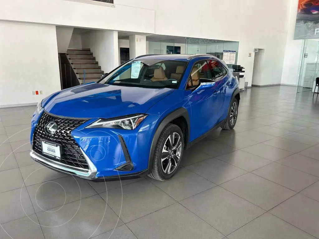 Lexus UX 250h F-Sport usado (2024) color Azul precio $810,000