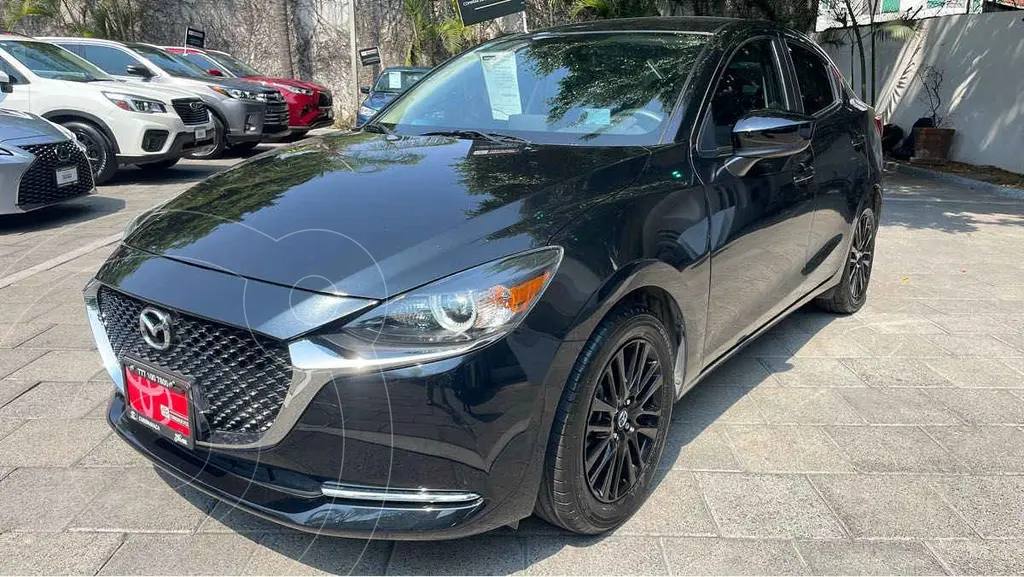 Mazda 2 Carbon Edition MHEV usado (2023) color Negro precio $330,000