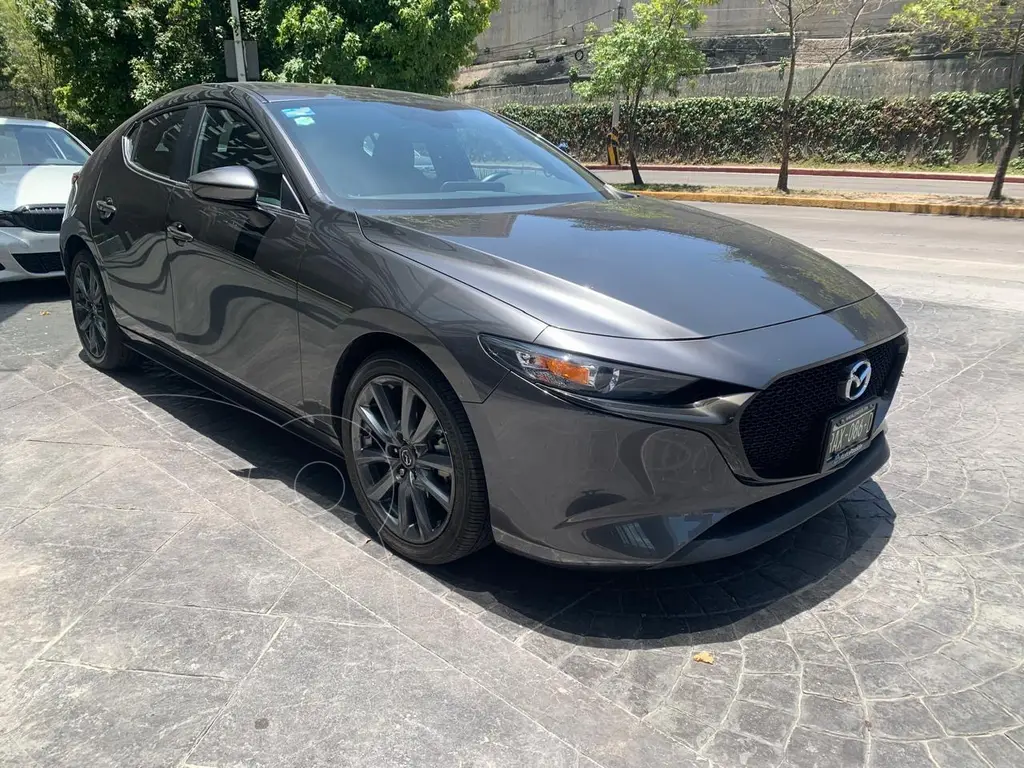 Mazda 3 Hatchback i Sport Aut usado (2022) color Gris Titanio precio $350,000
