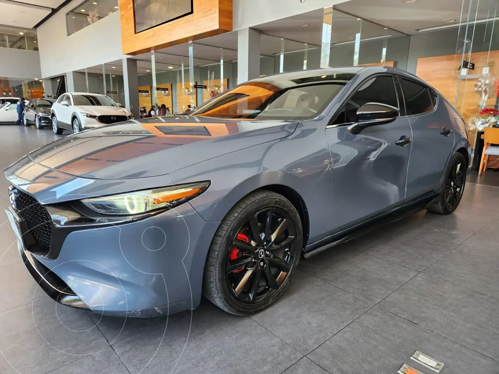 Mazda 3 Hatchback Signature usado (2021) color Gris precio $455,000