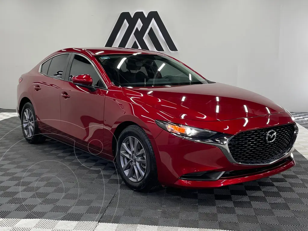 Mazda 3 Sedan i Sport usado (2023) color Rojo precio $374,999