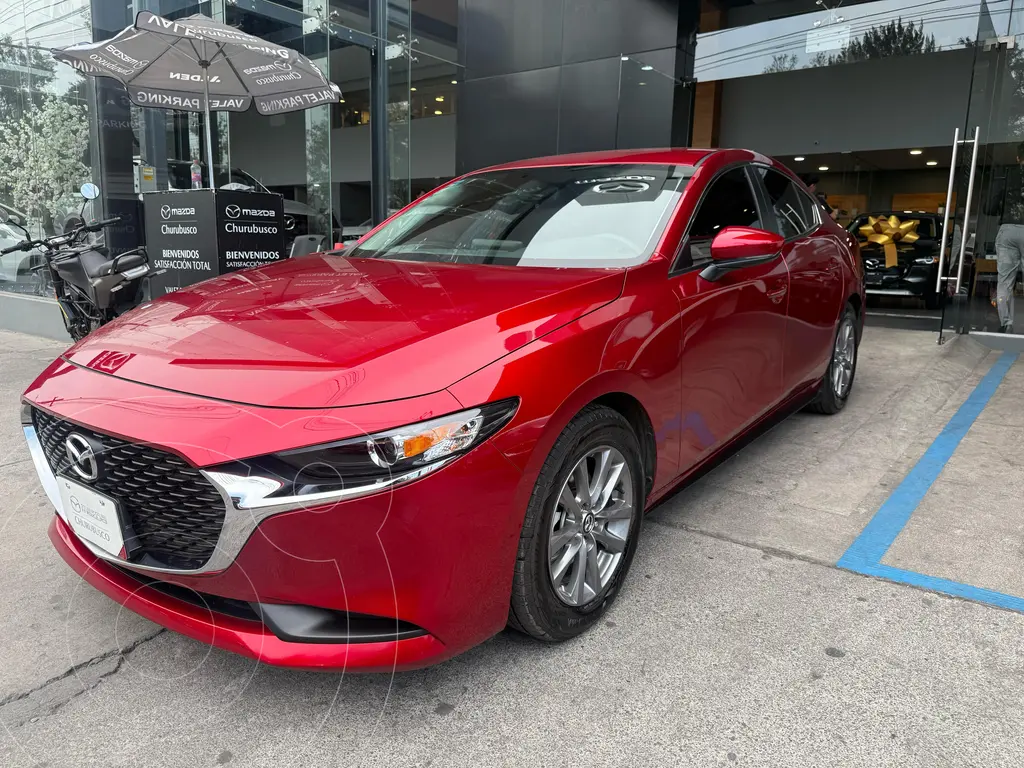 Mazda 3 Sedan i usado (2024) color Rojo precio $362,000