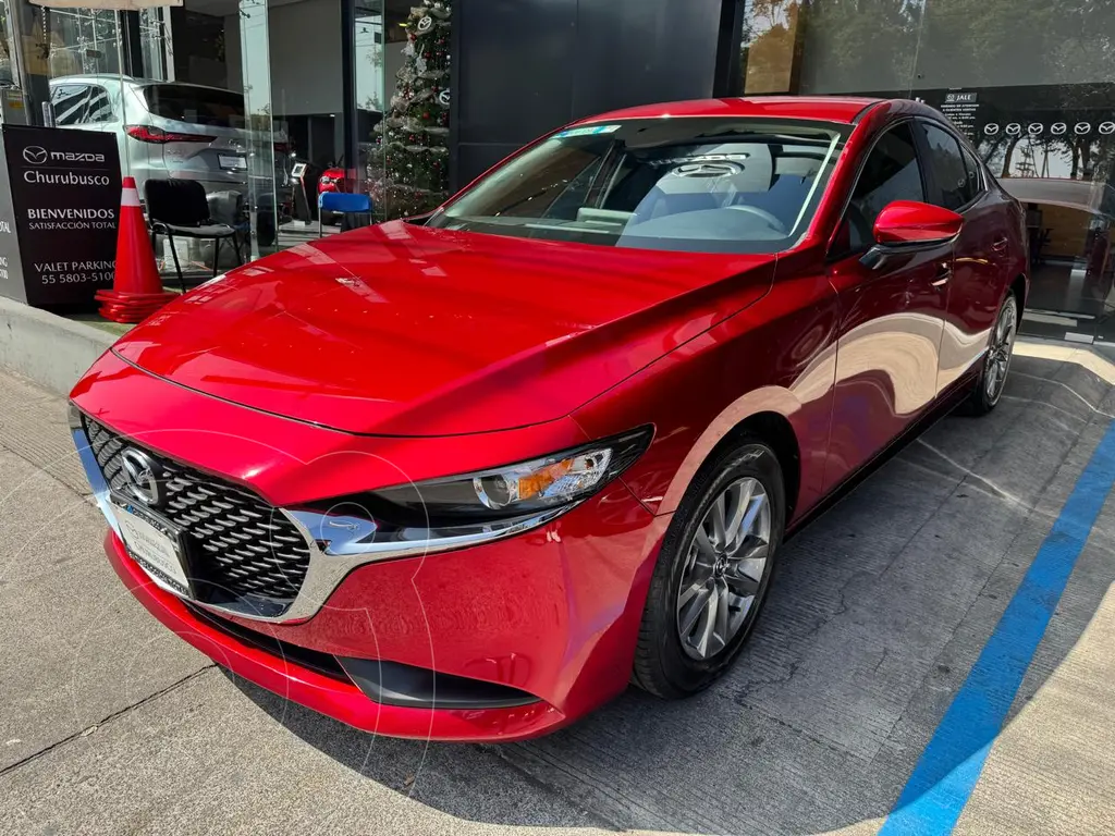 Mazda 3 Sedan i usado (2024) color Rojo precio $352,000