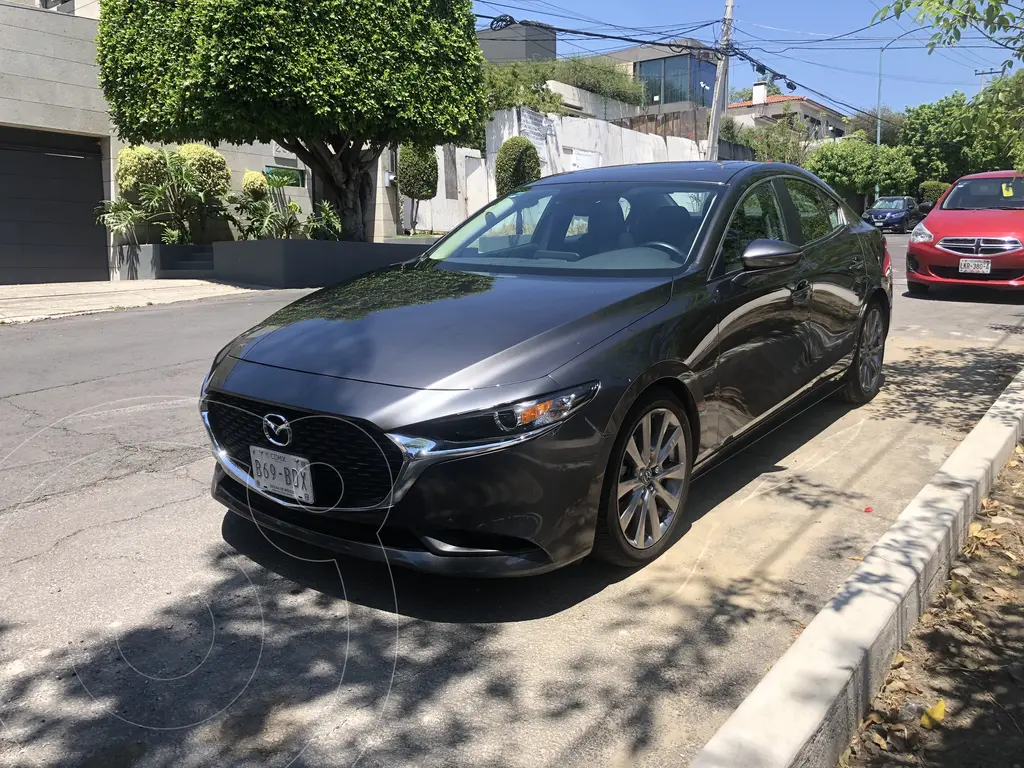 Mazda 3 Sedan i Sport usado (2020) color Gris Titanio precio $369,500