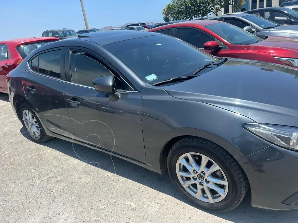 Mazda 3 Sedan 2.0L Core Aut usado (2015) color Gris precio u$s12,000