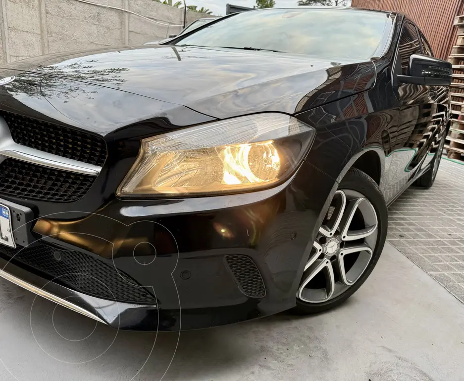 Mercedes Clase A Hatchback 200 Urban Aut usado (2016) color Negro ...