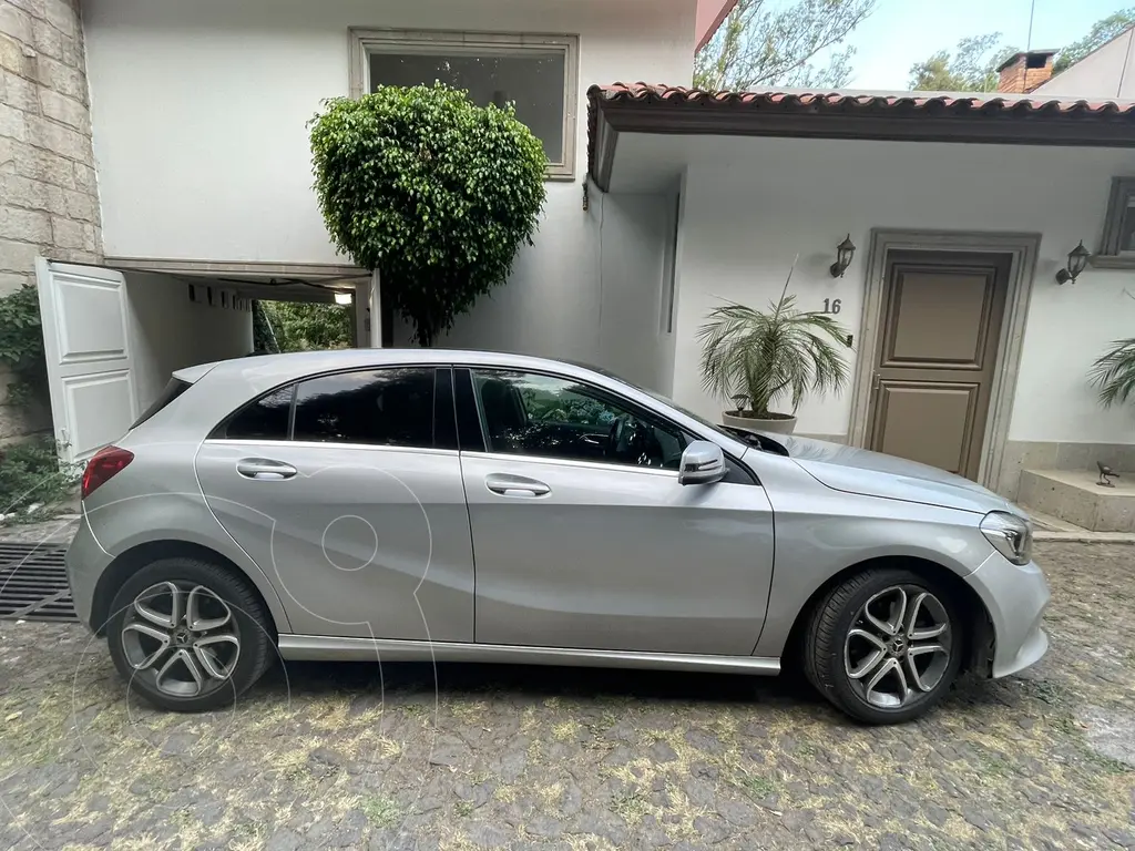 Mercedes Clase A Hatchback 200 Sport usado (2018) color Gris precio ...