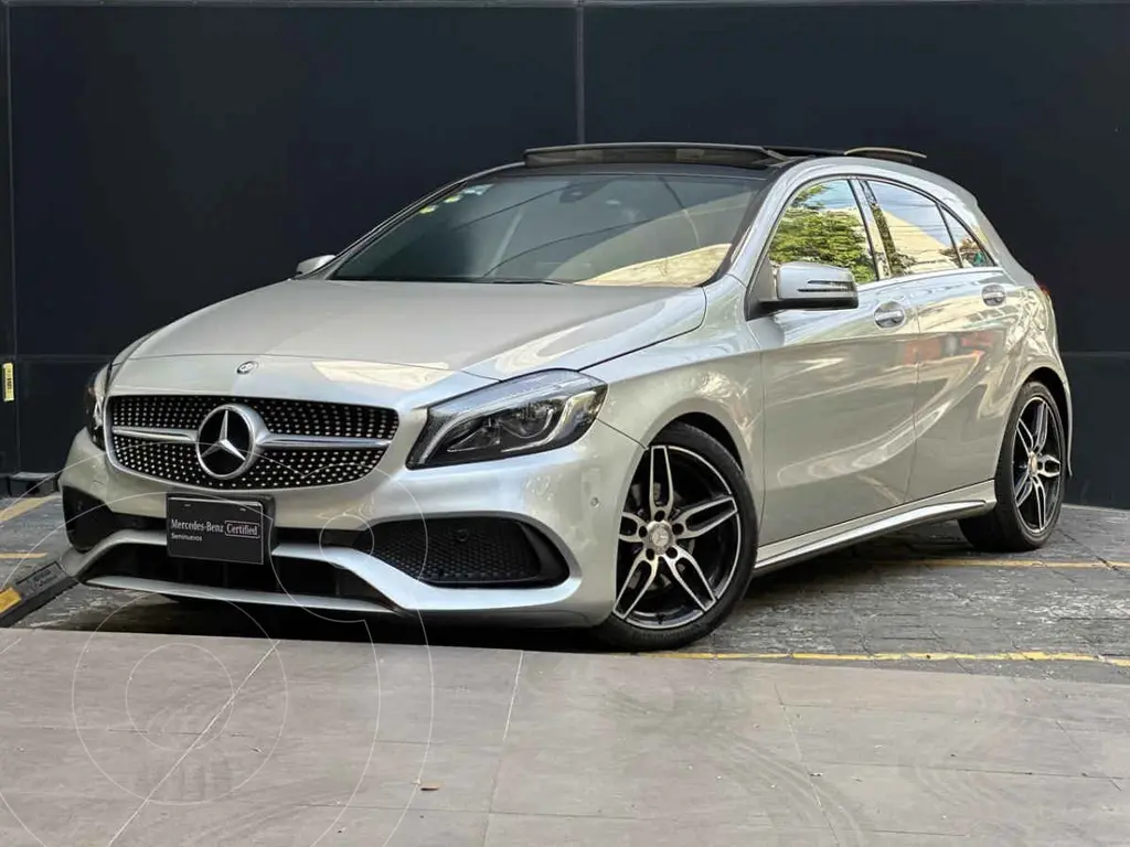 Mercedes Clase A Hatchback 200 Sport usado (2017) color Plata precio ...