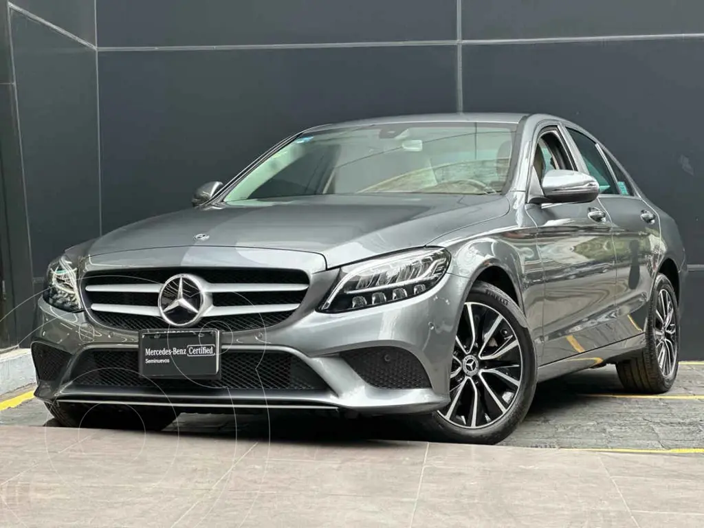 Mercedes Clase C Sedan 200 Exclusive usado (2020) color Gris precio ...
