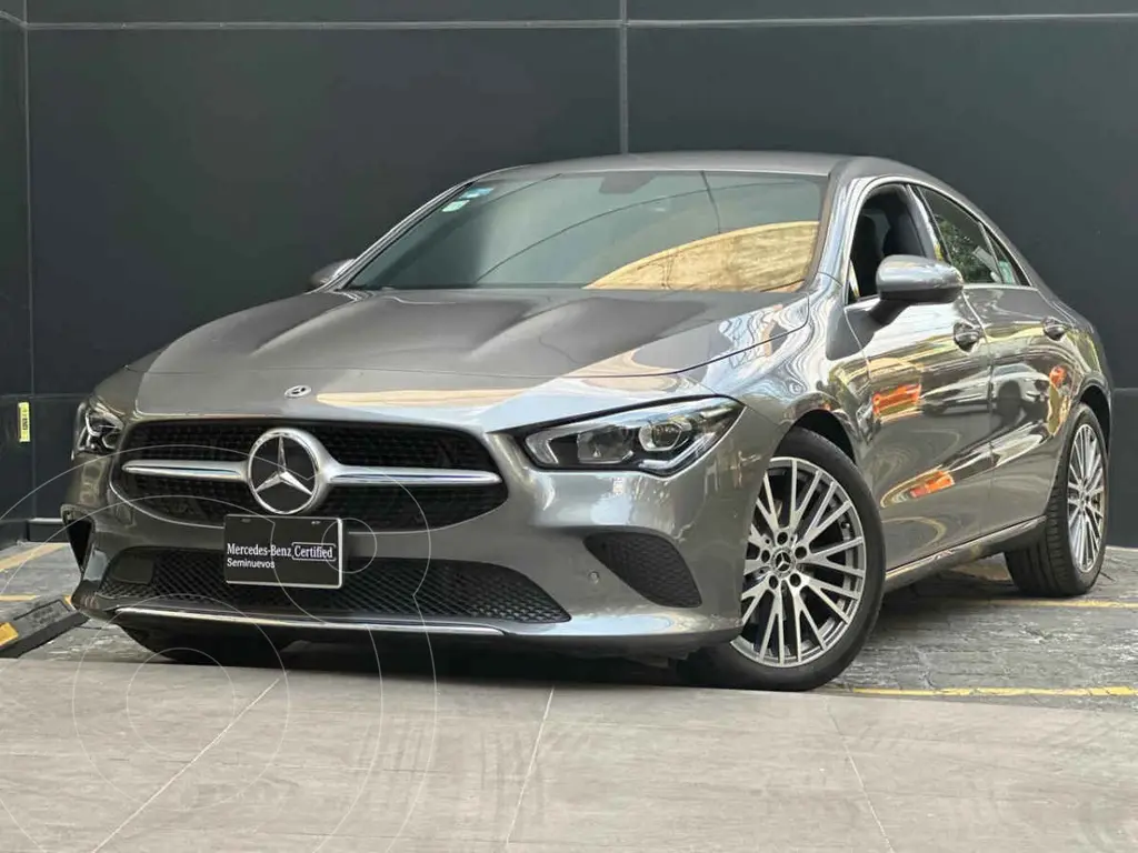 Mercedes Clase CLA 200 Progressive usado (2023) color Gris precio $710,000