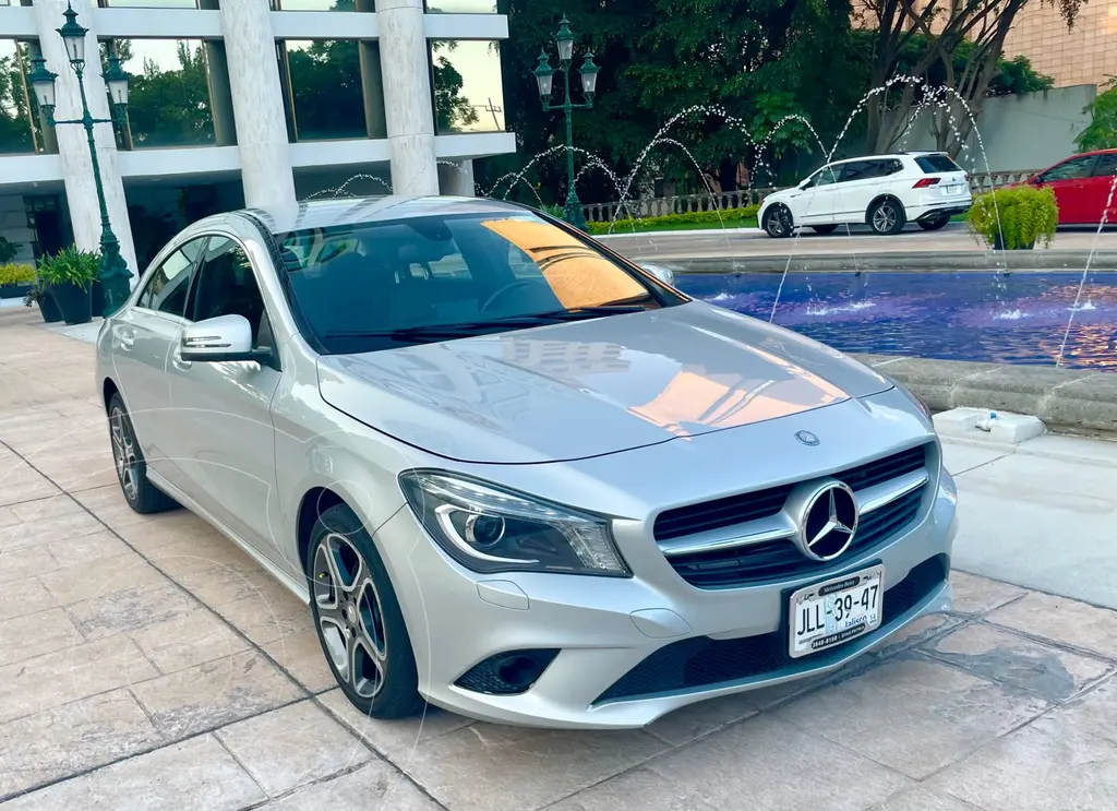 Mercedes Clase CLA 200 CGI Sport usado (2014) color Plata precio $290,000