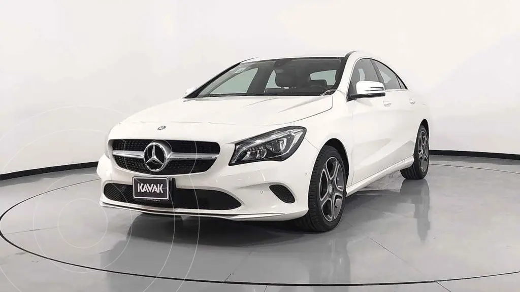 Mercedes Clase CLA 200 CGI Sport usado (2017) color Blanco precio $441,999
