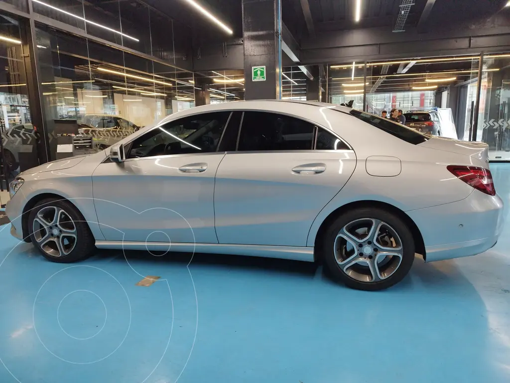 Mercedes Clase CLA 200 CGI Sport usado (2017) color plateado precio ...