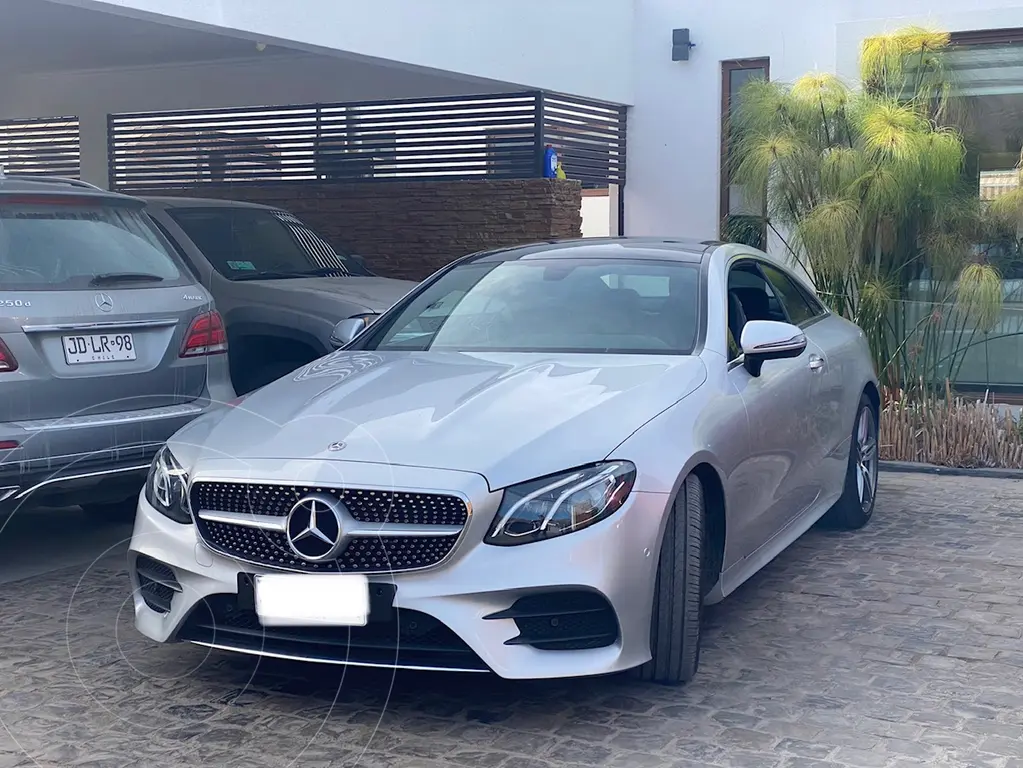 Mercedes Clase E Coupe 300 usado (2021) color Plata precio $56.900.000