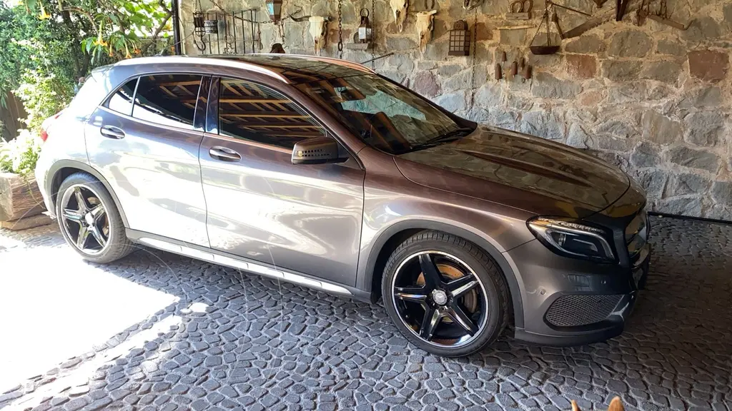 Mercedes Clase GLA 250 CGI Sport Con Techo Aut usado (2017) color Gris Tenorita precio $390,000