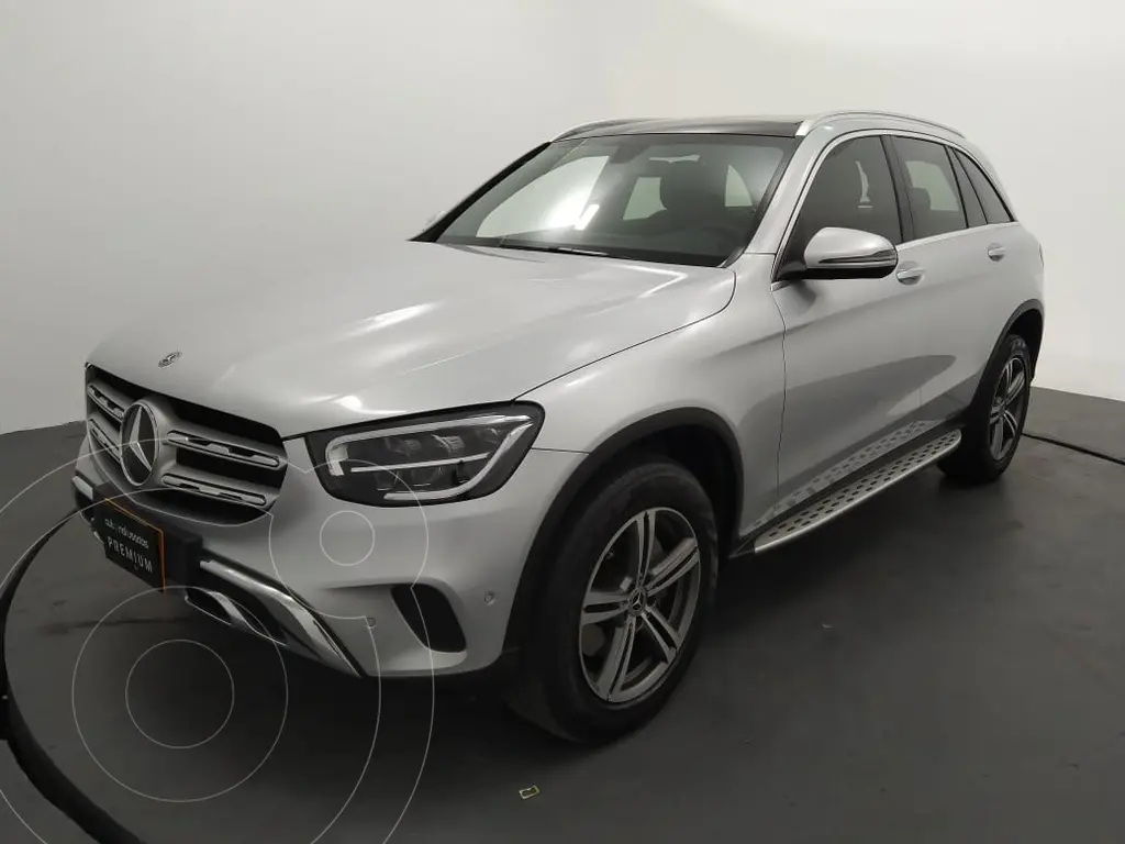 Mercedes Clase GLC 300 4Matic usado (2020) color Plata precio $190.500.000