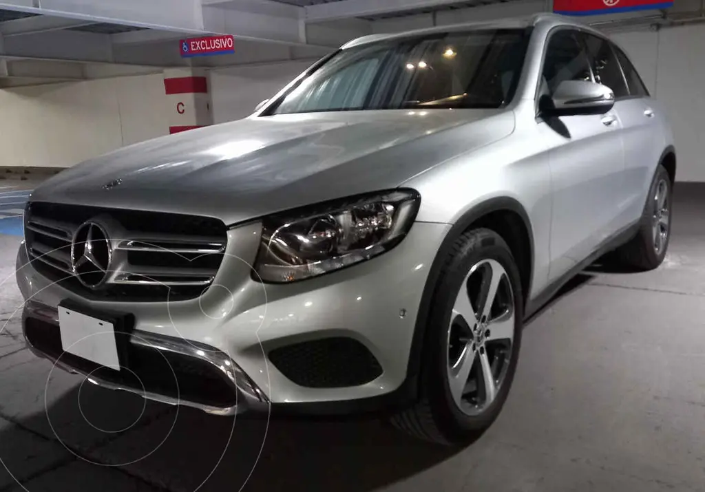 Mercedes Clase GLC 300 Off Road usado (2018) color Plata precio $517,900